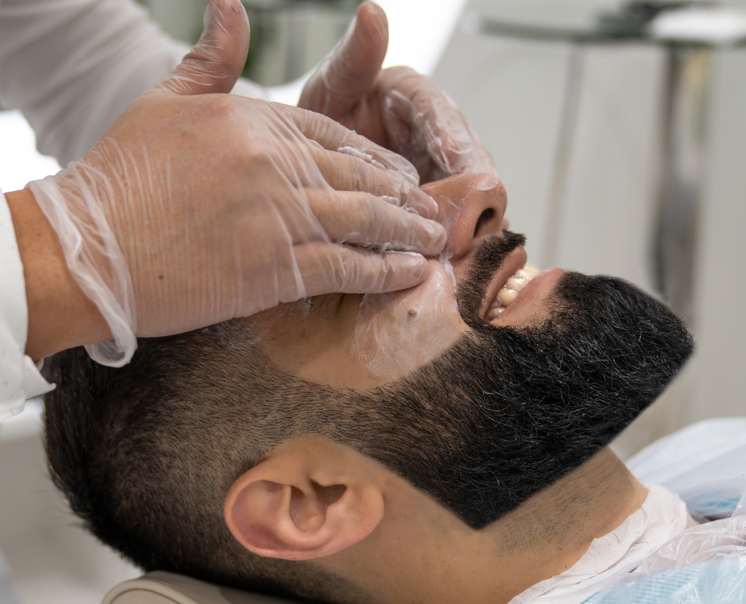 Best Beard Trim Service in Dubai - Luxury Beard Shaving Service